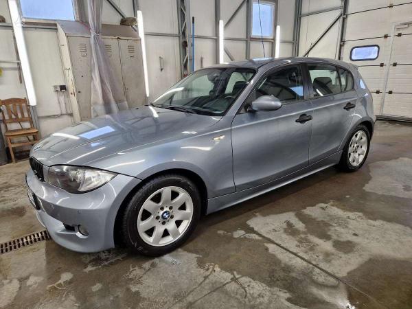 Pelēks BMW 120 2005 Kauņa, ar dzinēja tilpumu 2.00 L un nobraukumu 297 tūkst. km par 2850 €, foto 2 vietnē AUTOMOTO.COM.LV