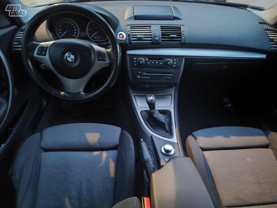 Grey BMW 120 2005 in Vilnius, with an engine capacity of 2.00 L and mileage of 325 thousand km for 2000 €, photo 7 on AUTOMOTO.COM.LV