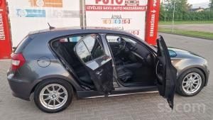 Grey BMW 120 2005 in Jelgava, with an engine capacity of 2.00 L and mileage of 362 thousand km for 3450 €, photo 26 on AUTOMOTO.COM.LV