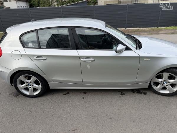 Pelēks BMW 120 2005 Kauņa, ar dzinēja tilpumu 2.00 L un nobraukumu 223 tūkst. km par 3450 €, foto 4 vietnē AUTOMOTO.COM.LV