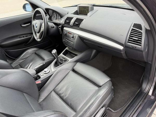 Pelēks BMW 120 2005 Marijampole, ar dzinēja tilpumu 2.00 L un nobraukumu 244 tūkst. km par 2900 €, foto 10 vietnē AUTOMOTO.COM.LV
