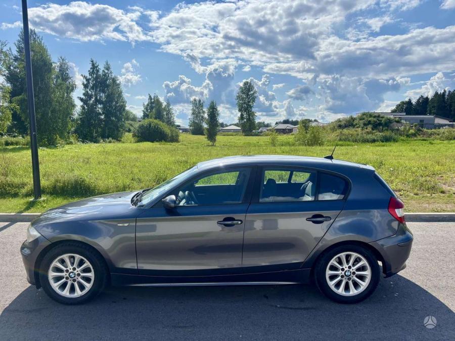 Grey BMW 120 2005 in Vilnius, with an engine capacity of 2.00 L and mileage of 390 thousand km for 3300 €, photo 3 on AUTOMOTO.COM.LV