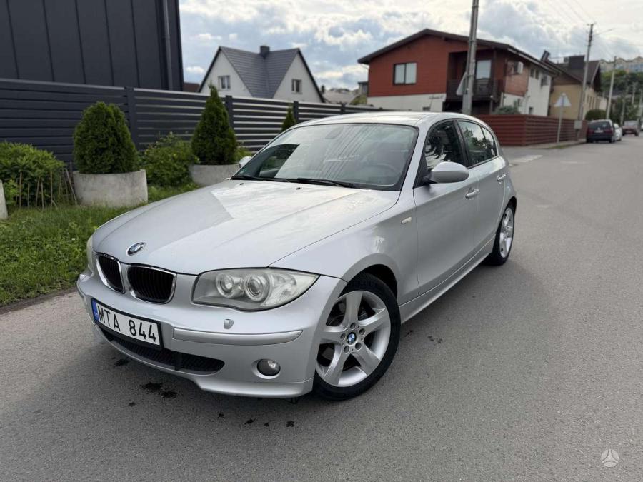 Grey BMW 120 2005 in Kaunas, with an engine capacity of 2.00 L and mileage of 223 thousand km for 3250 €, photo 1 on AUTOMOTO.COM.LV