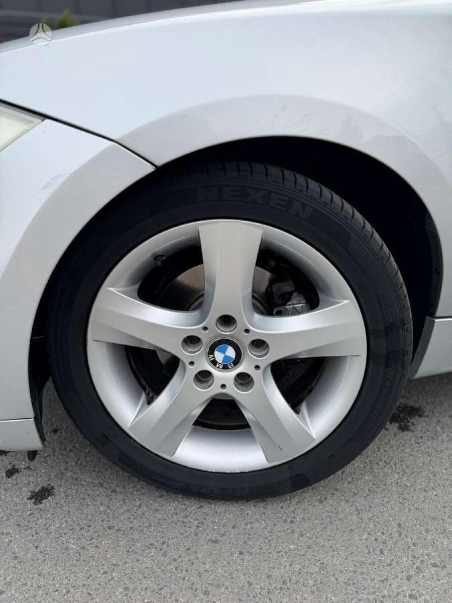 Grey BMW 120 2005 in Kaunas, with an engine capacity of 2.00 L and mileage of 223 thousand km for 3250 €, photo 4 on AUTOMOTO.COM.LV