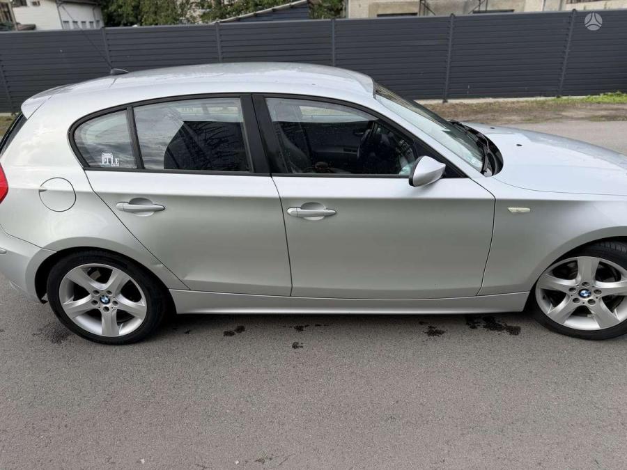 Grey BMW 120 2005 in Kaunas, with an engine capacity of 2.00 L and mileage of 223 thousand km for 3250 €, photo 7 on AUTOMOTO.COM.LV