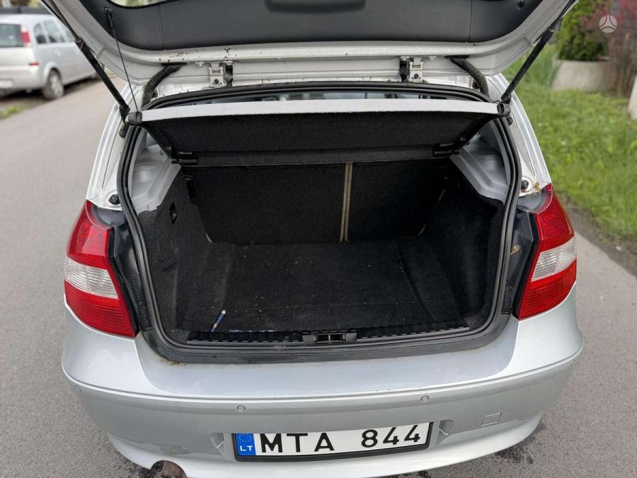 Grey BMW 120 2005 in Kaunas, with an engine capacity of 2.00 L and mileage of 223 thousand km for 3250 €, photo 12 on AUTOMOTO.COM.LV