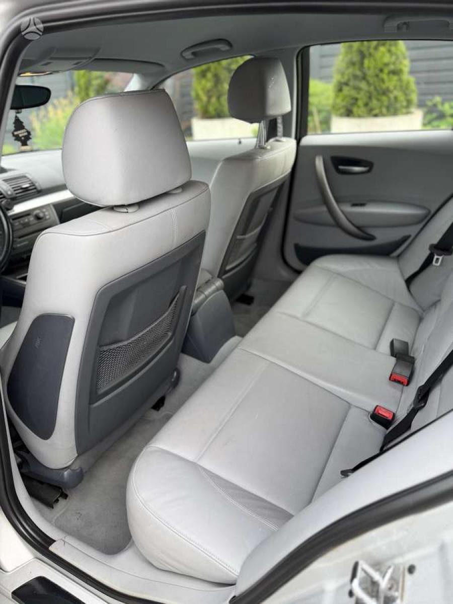 Grey BMW 120 2005 in Kaunas, with an engine capacity of 2.00 L and mileage of 223 thousand km for 3250 €, photo 14 on AUTOMOTO.COM.LV