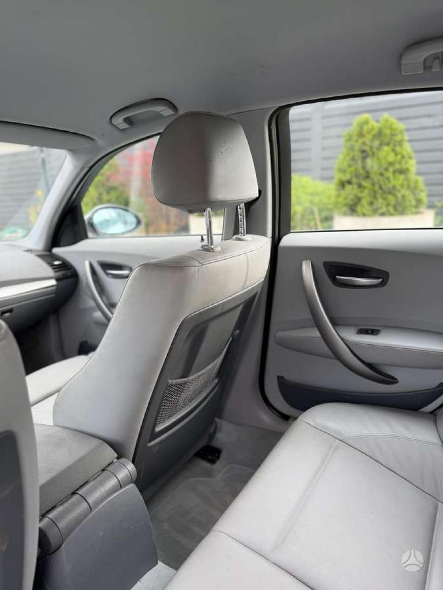 Grey BMW 120 2005 in Kaunas, with an engine capacity of 2.00 L and mileage of 223 thousand km for 3250 €, photo 18 on AUTOMOTO.COM.LV