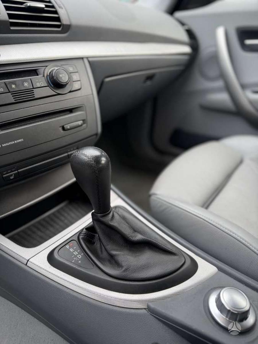 Grey BMW 120 2005 in Kaunas, with an engine capacity of 2.00 L and mileage of 223 thousand km for 3250 €, photo 26 on AUTOMOTO.COM.LV