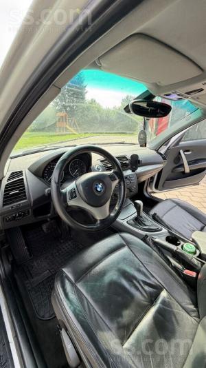 Grey BMW 120 2005 in Riga, with an engine capacity of 2.00 L and mileage of 323 thousand km for 3400 €, photo 10 on AUTOMOTO.COM.LV