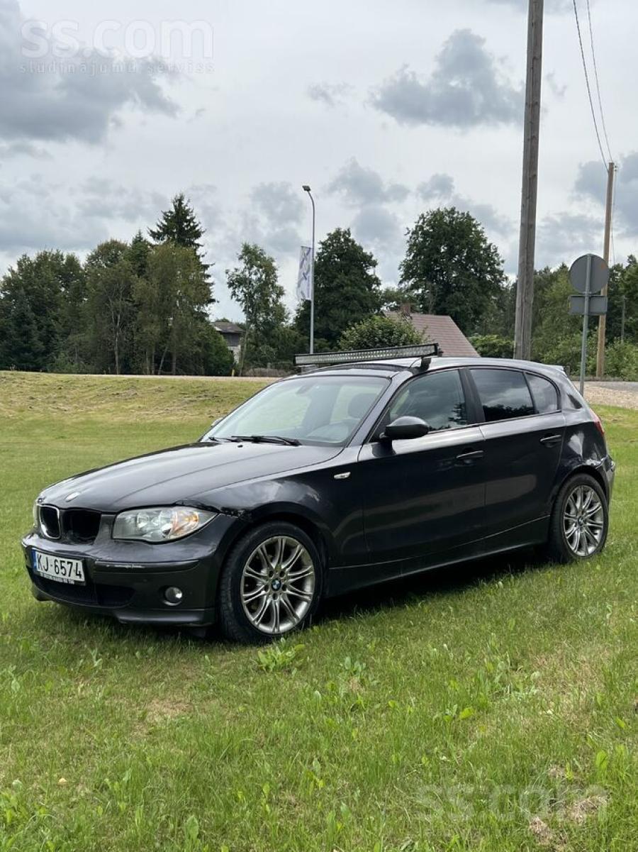 Grey BMW 120 2005 in Riga, with an engine capacity of 2.00 L and mileage of 312 thousand km for 1350 €, photo 1 on AUTOMOTO.COM.LV