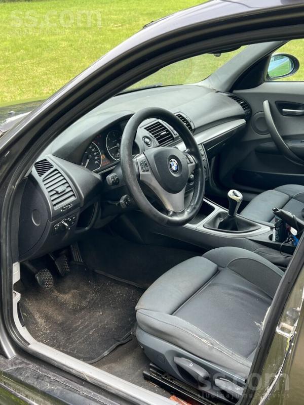 Grey BMW 120 2005 in Riga, with an engine capacity of 2.00 L and mileage of 312 thousand km for 1350 €, photo 5 on AUTOMOTO.COM.LV