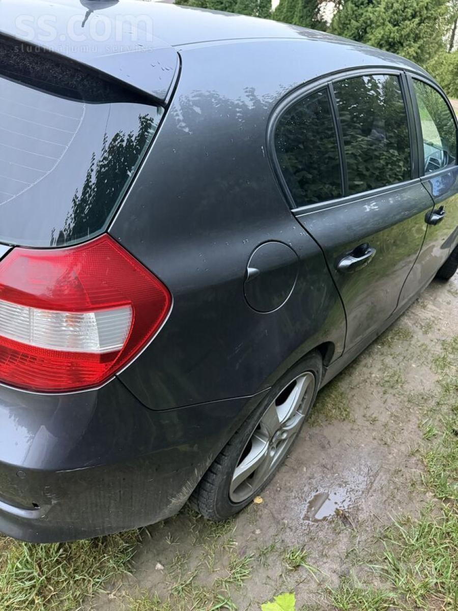 Pelēks BMW 120 2005 Ogre, ar dzinēja tilpumu 2.00 L un nobraukumu 310 tūkst. km par 3000 €, foto 13 vietnē AUTOMOTO.COM.LV