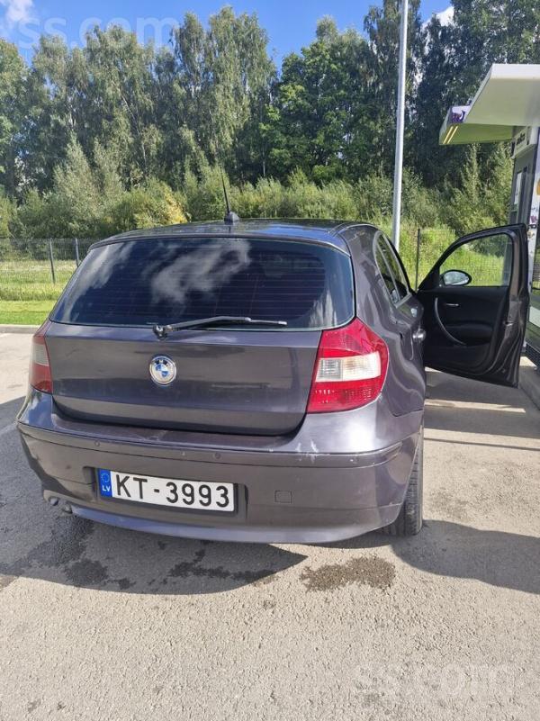 Grey BMW 120 2005 in Aizkraukle, with an engine capacity of 2.00 L and mileage of 296 thousand km for 2800 €, photo 1 on AUTOMOTO.COM.LV