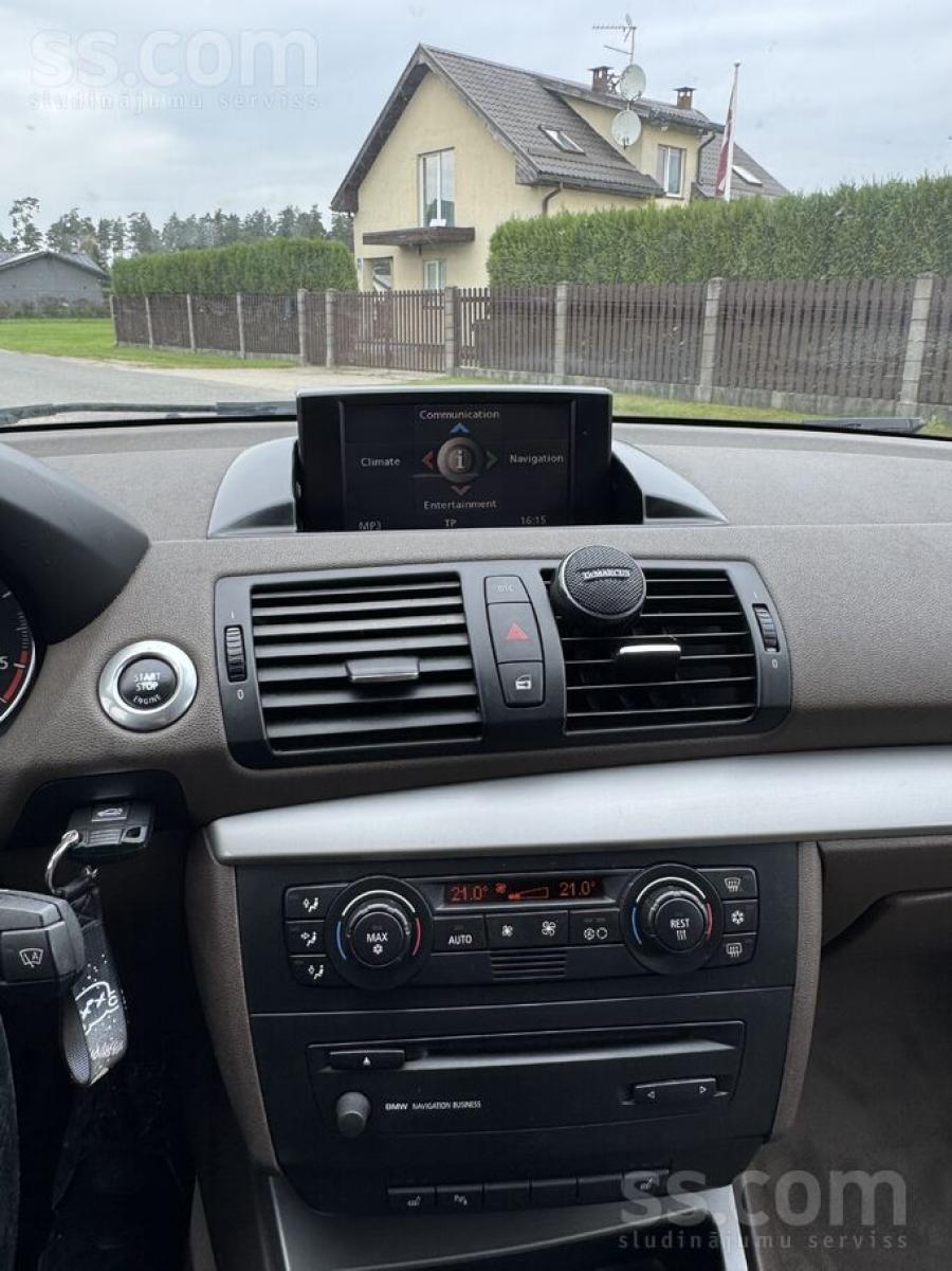 Grey BMW 120 2005 in Riga, with an engine capacity of 2.00 L and mileage of 239 thousand km for 4150 €, photo 9 on AUTOMOTO.COM.LV