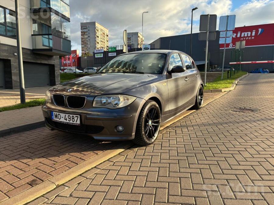 Grey BMW 120 2005 in Riga, with an engine capacity of 2.00 L and mileage of 265 thousand km for 3500 €, photo 1 on AUTOMOTO.COM.LV
