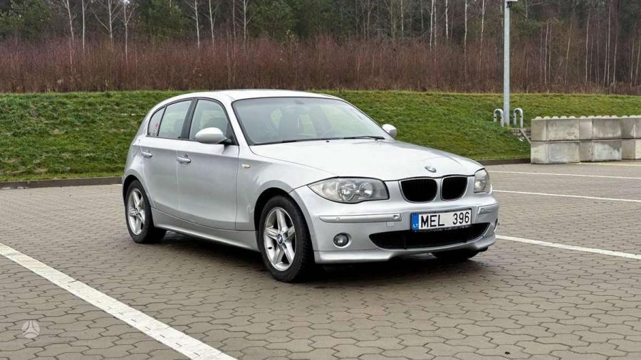 Pelēks BMW 120 2006 Viļņa, ar dzinēja tilpumu 2.00 L un nobraukumu 307 tūkst. km par 1750 €, foto 3 vietnē AUTOMOTO.COM.LV
