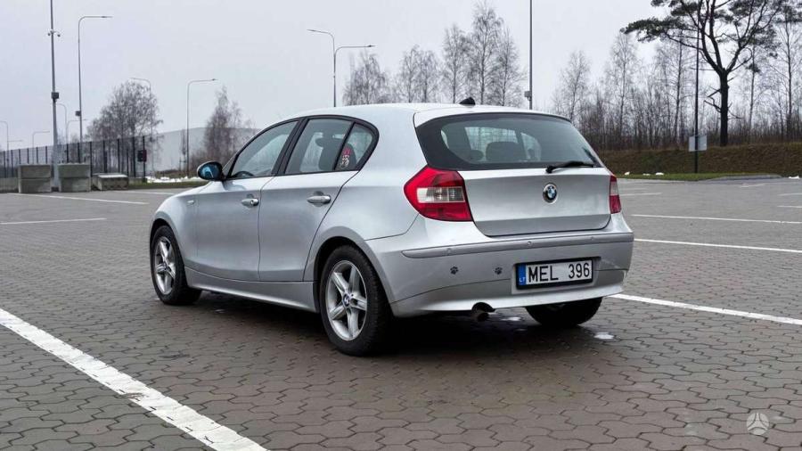 Pelēks BMW 120 2006 Viļņa, ar dzinēja tilpumu 2.00 L un nobraukumu 307 tūkst. km par 1750 €, foto 6 vietnē AUTOMOTO.COM.LV
