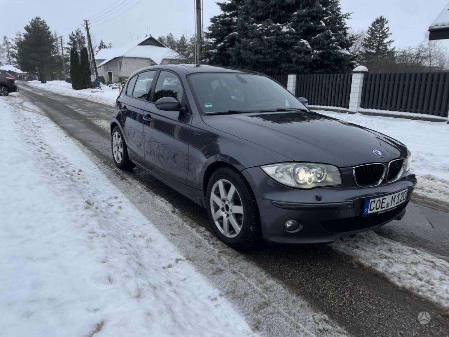 Grey BMW 120 2006 in Marijampole, with an engine capacity of 2.00 L and mileage of 316 thousand km for 3000 €, photo 3 on AUTOMOTO.COM.LV