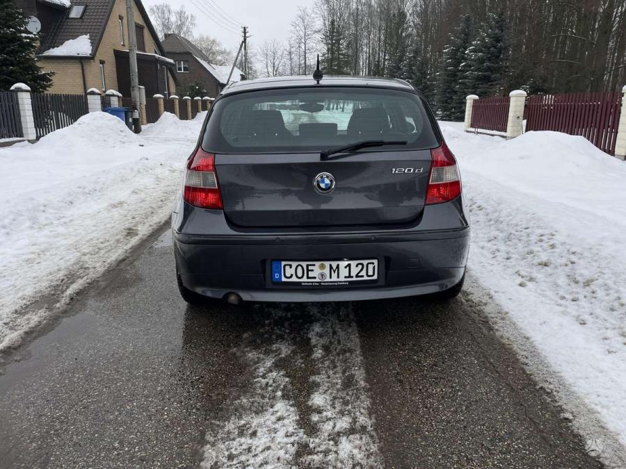 Grey BMW 120 2006 in Marijampole, with an engine capacity of 2.00 L and mileage of 316 thousand km for 3000 €, photo 5 on AUTOMOTO.COM.LV