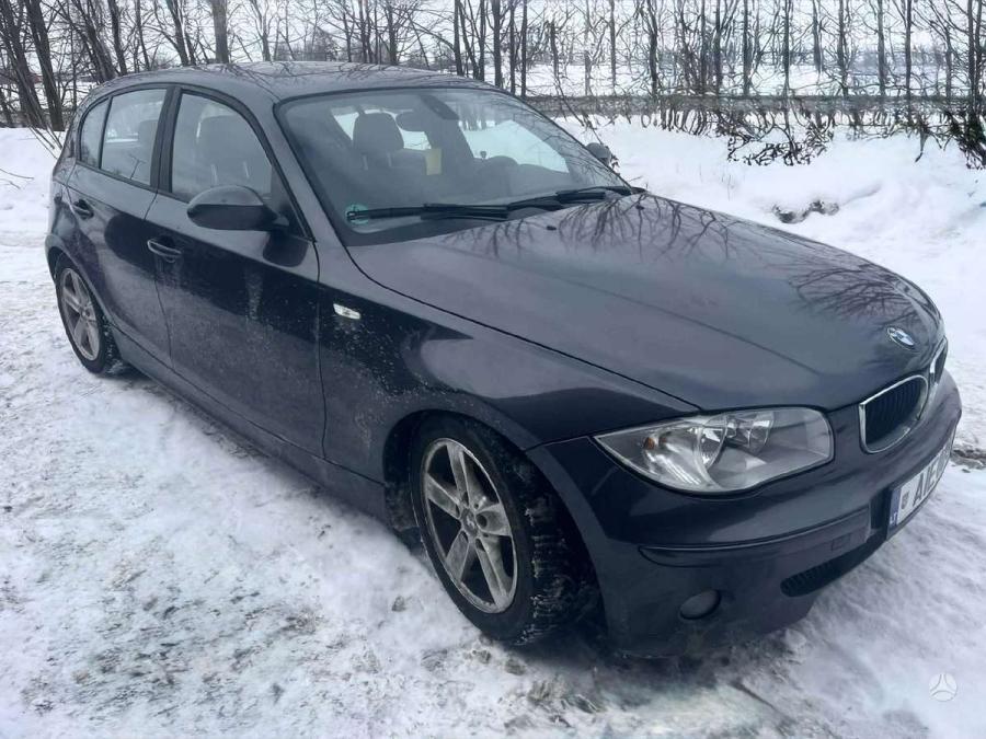 Grey BMW 120 2006 in Kaunas, with an engine capacity of 2.00 L and mileage of 396 thousand km for 2350 €, photo 2 on AUTOMOTO.COM.LV