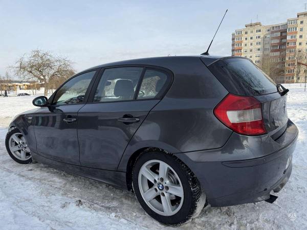 Pelēks BMW 120 2006 Kauņa, ar dzinēja tilpumu 2.00 L un nobraukumu 397 tūkst. km par 2450 €, foto 3 vietnē AUTOMOTO.COM.LV