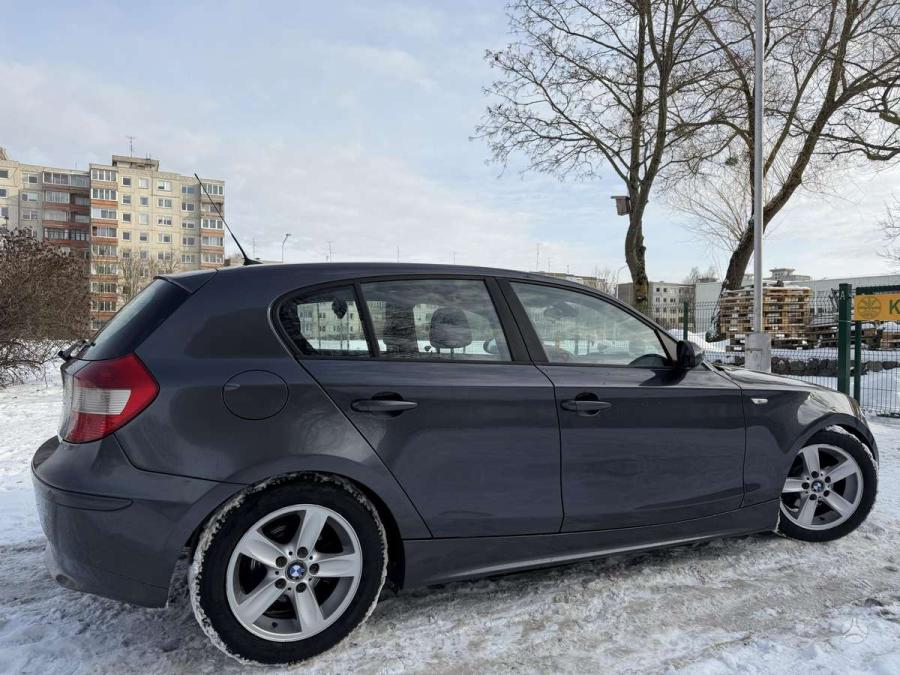 Grey BMW 120 2006 in Kaunas, with an engine capacity of 2.00 L and mileage of 397 thousand km for 2450 €, photo 21 on AUTOMOTO.COM.LV