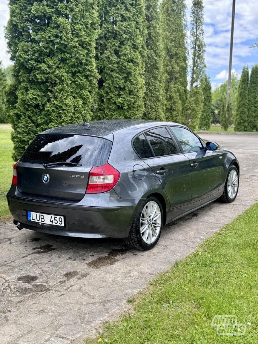 Pelēks BMW 120 2006 Skuodas, ar dzinēja tilpumu 2.00 L un nobraukumu 379 tūkst. km par 3700 €, foto 5 vietnē AUTOMOTO.COM.LV