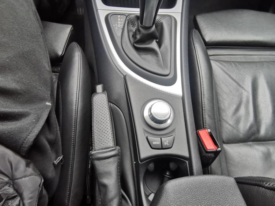 Grey BMW 120 2006 in Riga, with an engine capacity of 2.00 L and mileage of 321 thousand km for 4900 €, photo 13 on AUTOMOTO.COM.LV