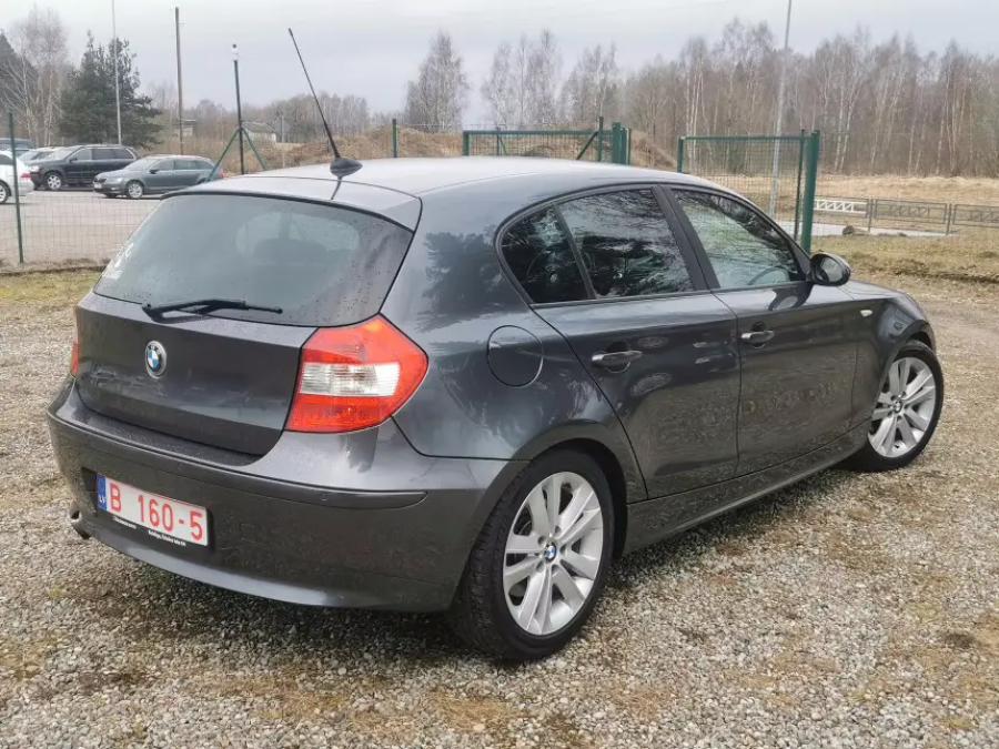 Pelēks BMW 120 2006 Kuldīga, ar dzinēja tilpumu 2.00 L un nobraukumu 321 tūkst. km par 4900 €, foto 3 vietnē AUTOMOTO.COM.LV
