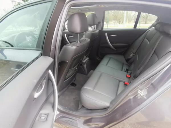 Grey BMW 120 2006 in Kuldiga, with an engine capacity of 2.00 L and mileage of 321 thousand km for 4900 €, photo 6 on AUTOMOTO.COM.LV