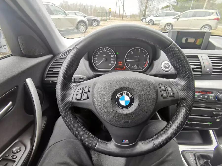 Pelēks BMW 120 2006 Kuldīga, ar dzinēja tilpumu 2.00 L un nobraukumu 321 tūkst. km par 4900 €, foto 10 vietnē AUTOMOTO.COM.LV