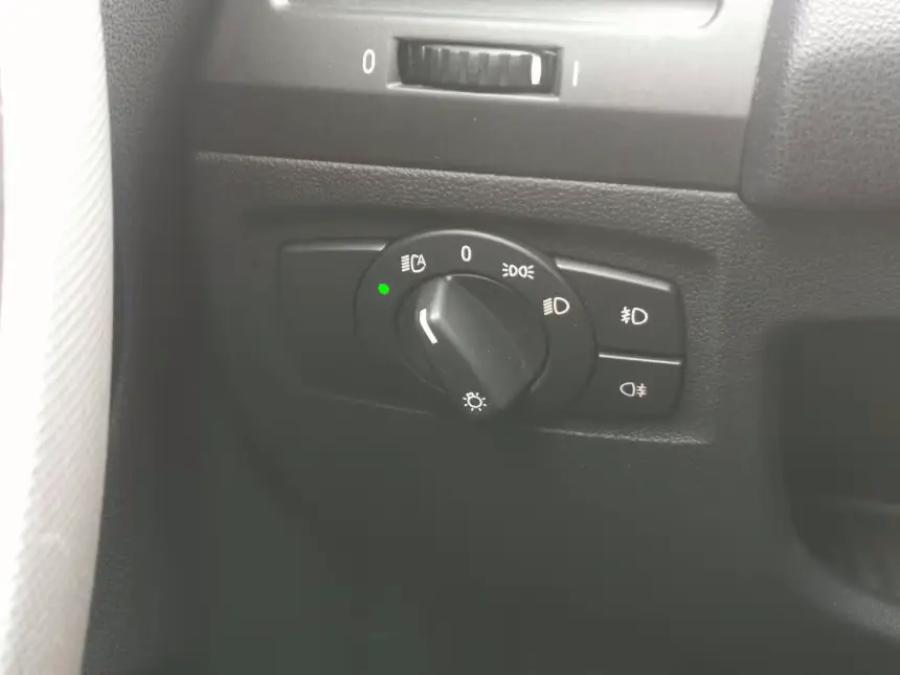 Pelēks BMW 120 2006 Kuldīga, ar dzinēja tilpumu 2.00 L un nobraukumu 321 tūkst. km par 4900 €, foto 16 vietnē AUTOMOTO.COM.LV