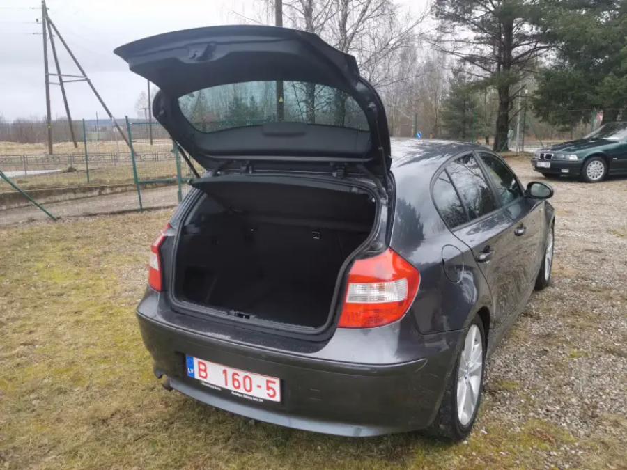 Pelēks BMW 120 2006 Kuldīga, ar dzinēja tilpumu 2.00 L un nobraukumu 321 tūkst. km par 4900 €, foto 19 vietnē AUTOMOTO.COM.LV