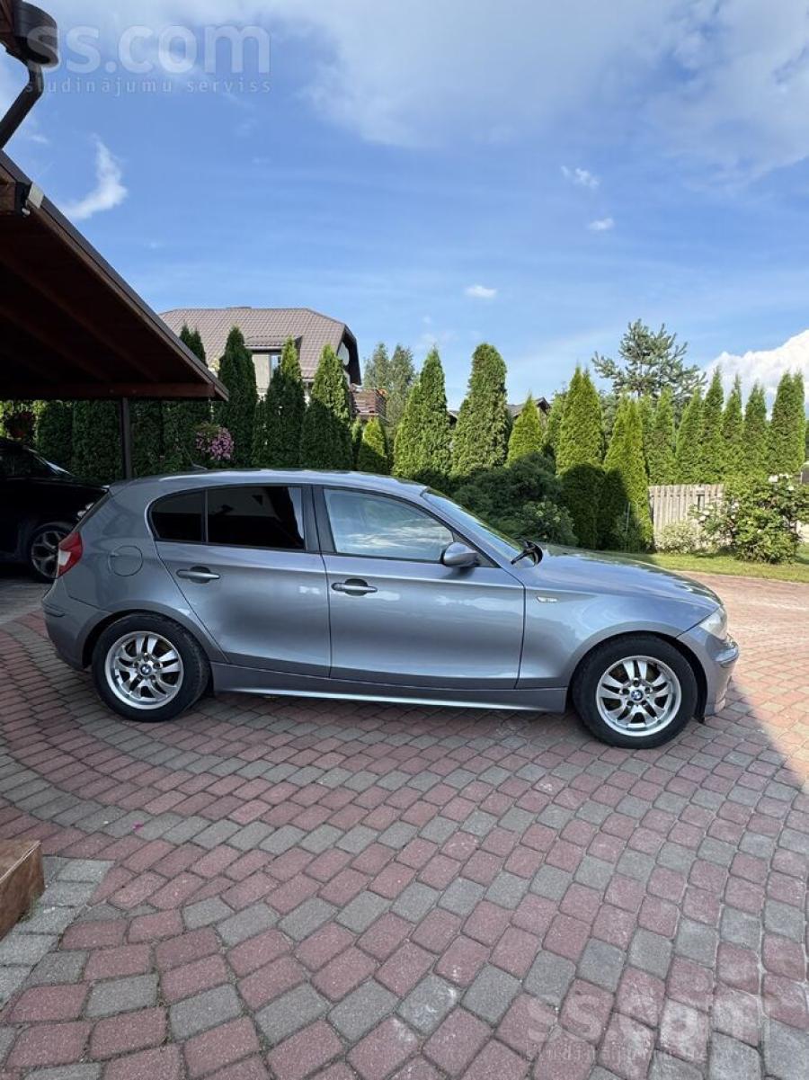 Grey BMW 120 2006 in Riga, with an engine capacity of 2.00 L and mileage of 304 thousand km for 3250 €, photo 4 on AUTOMOTO.COM.LV