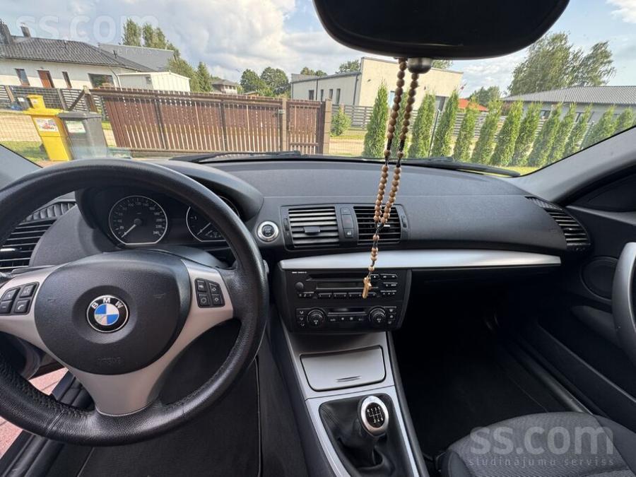 Grey BMW 120 2006 in Riga, with an engine capacity of 2.00 L and mileage of 304 thousand km for 3250 €, photo 10 on AUTOMOTO.COM.LV
