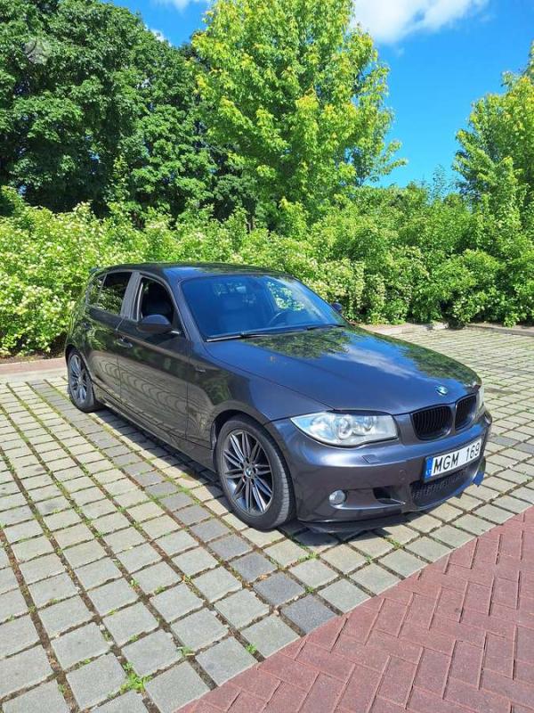 Grey BMW 120 2006 in Birzai, with an engine capacity of 2.00 L and mileage of 296 thousand km for 3999 €, photo 1 on AUTOMOTO.COM.LV