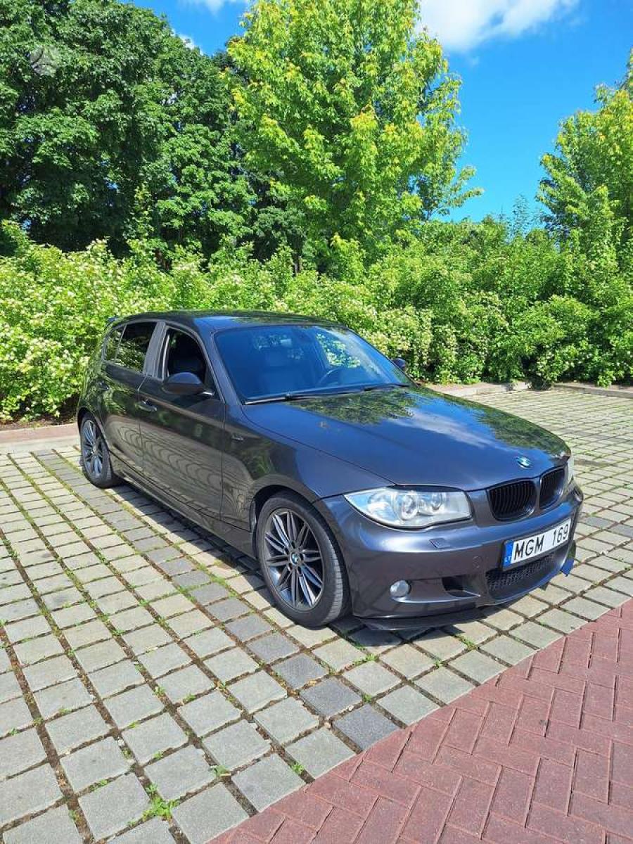 Grey BMW 120 2006 in Birzai, with an engine capacity of 2.00 L and mileage of 296 thousand km for 3999 €, photo 1 on AUTOMOTO.COM.LV