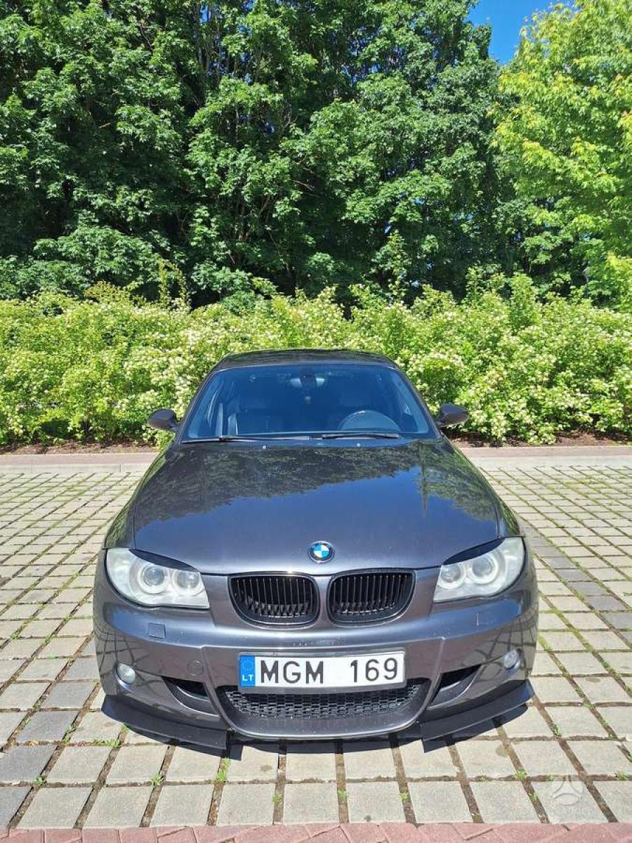 Grey BMW 120 2006 in Birzai, with an engine capacity of 2.00 L and mileage of 296 thousand km for 3999 €, photo 3 on AUTOMOTO.COM.LV