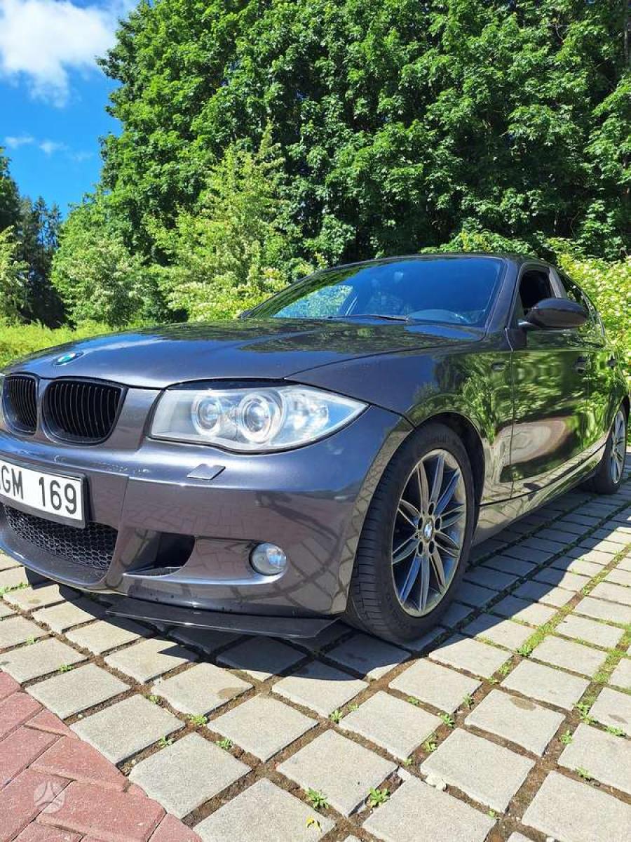 Grey BMW 120 2006 in Birzai, with an engine capacity of 2.00 L and mileage of 296 thousand km for 3999 €, photo 7 on AUTOMOTO.COM.LV