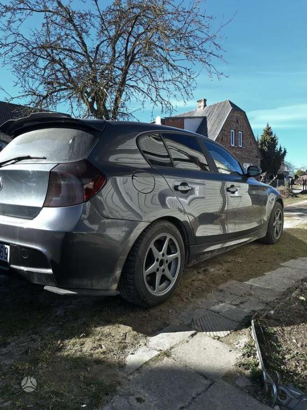 Grey BMW 120 2006 in Birzai, with an engine capacity of 2.00 L and mileage of 296 thousand km for 3999 €, photo 9 on AUTOMOTO.COM.LV
