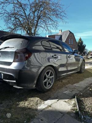 Grey BMW 120 2006 in Birzai, with an engine capacity of 2.00 L and mileage of 296 thousand km for 3999 €, photo 10 on AUTOMOTO.COM.LV