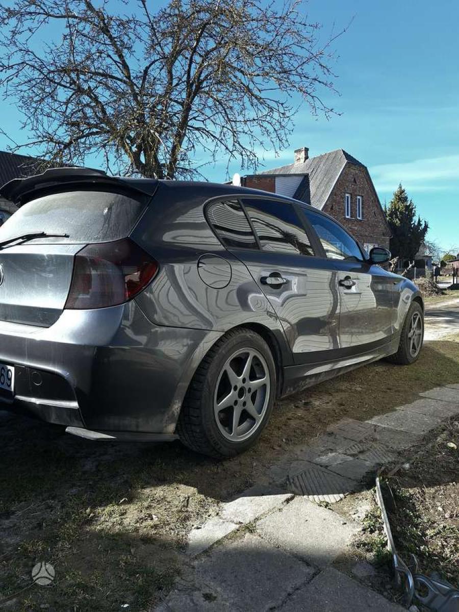 Grey BMW 120 2006 in Birzai, with an engine capacity of 2.00 L and mileage of 296 thousand km for 3999 €, photo 10 on AUTOMOTO.COM.LV