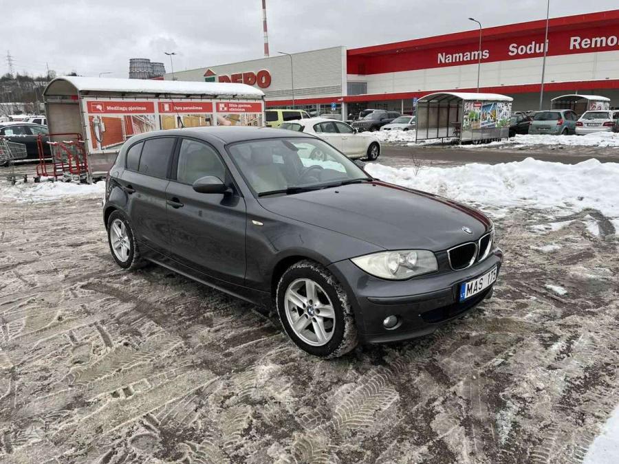 Grey BMW 120 2007 in Vilnius, with an engine capacity of 2.00 L and mileage of 243 thousand km for 3600 €, photo 1 on AUTOMOTO.COM.LV