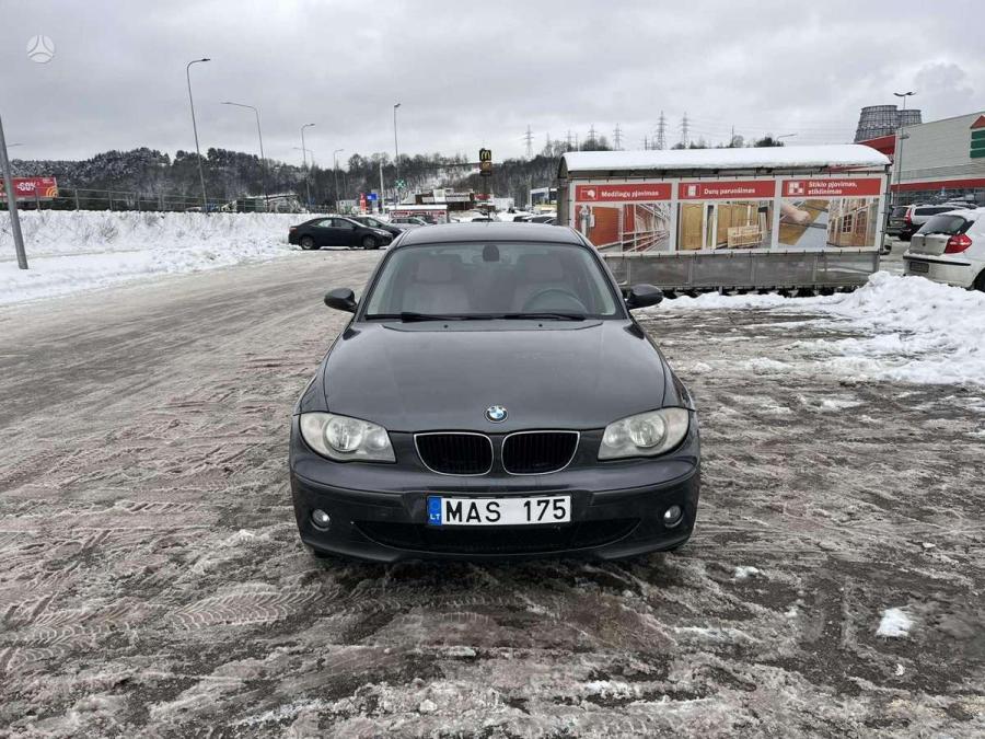 Grey BMW 120 2007 in Vilnius, with an engine capacity of 2.00 L and mileage of 243 thousand km for 3600 €, photo 3 on AUTOMOTO.COM.LV