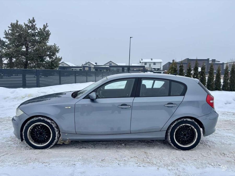 Grey BMW 120 2007 in Vilnius, with an engine capacity of 2.00 L and mileage of 244 thousand km for 2800 €, photo 2 on AUTOMOTO.COM.LV