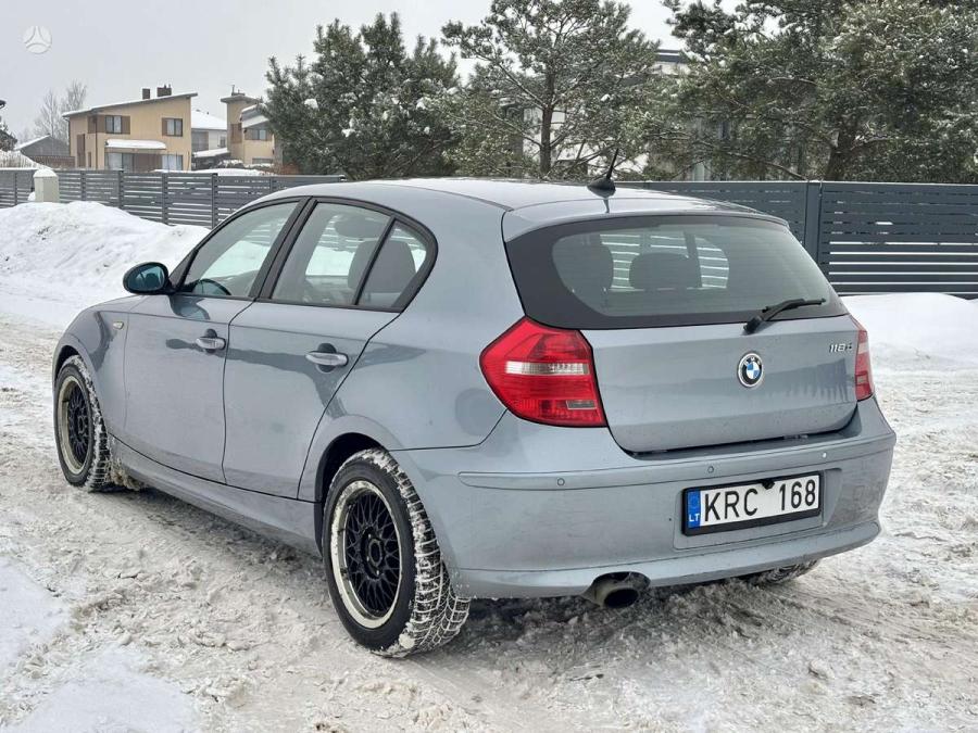 Grey BMW 120 2007 in Vilnius, with an engine capacity of 2.00 L and mileage of 244 thousand km for 2800 €, photo 3 on AUTOMOTO.COM.LV