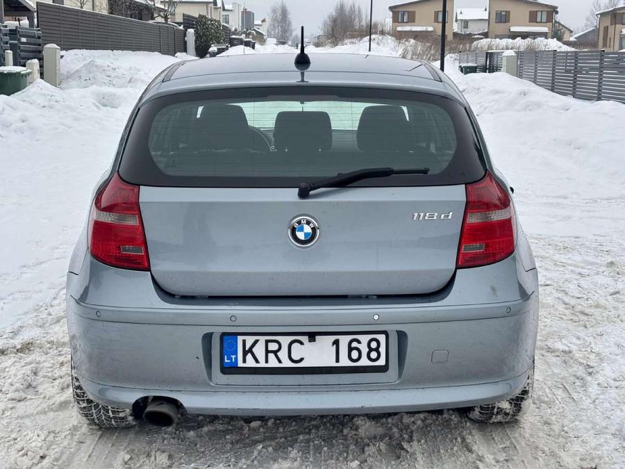 Grey BMW 120 2007 in Vilnius, with an engine capacity of 2.00 L and mileage of 244 thousand km for 2800 €, photo 5 on AUTOMOTO.COM.LV