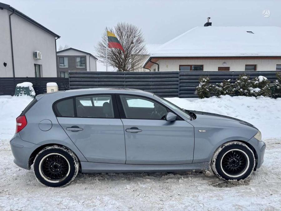 Grey BMW 120 2007 in Vilnius, with an engine capacity of 2.00 L and mileage of 244 thousand km for 2800 €, photo 9 on AUTOMOTO.COM.LV