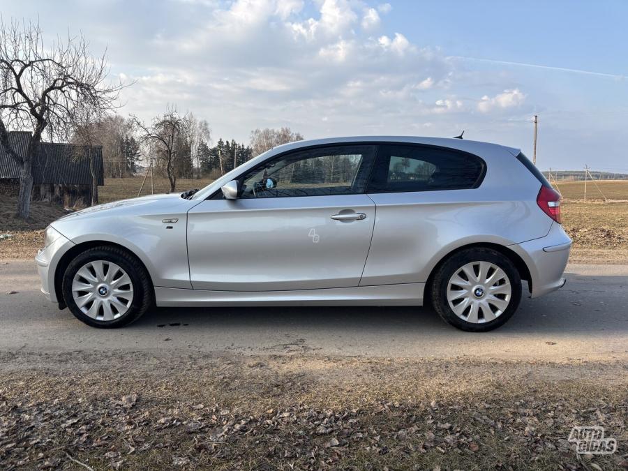 Pelēks BMW 120 2007 Varėna, ar dzinēja tilpumu 2.00 L un nobraukumu 193 tūkst. km par 4900 €, foto 2 vietnē AUTOMOTO.COM.LV